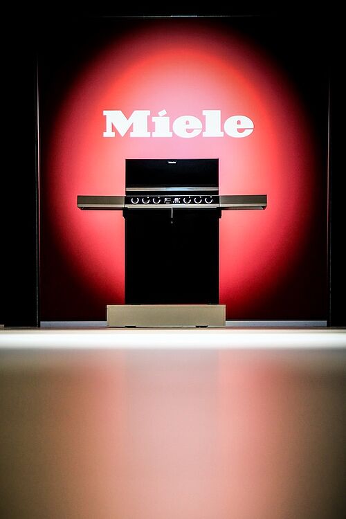 Miele on fire: Küchenplaner-Magazin