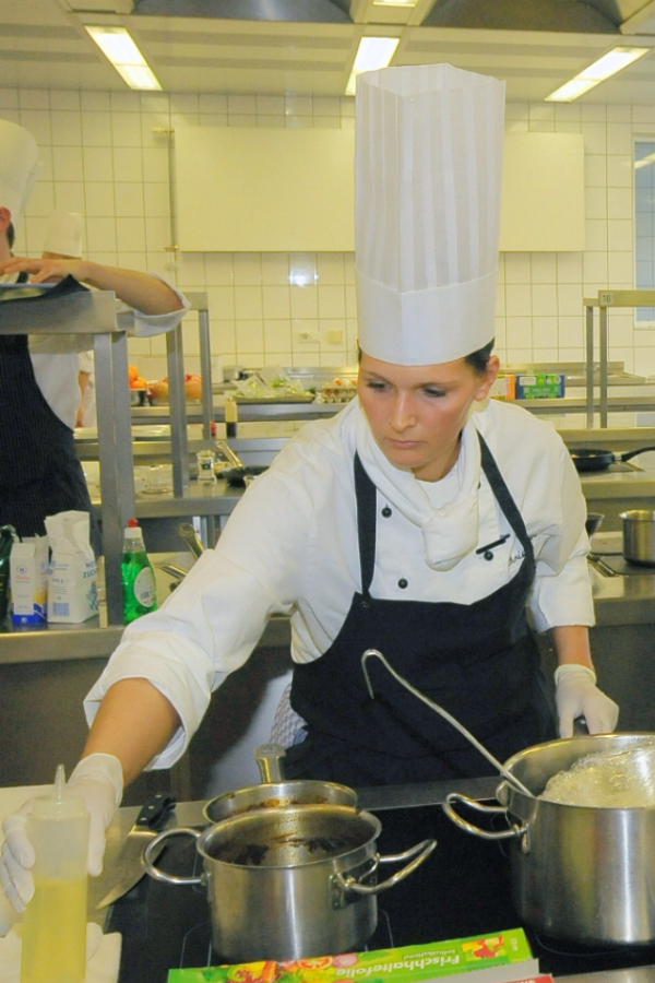 Weltmeisterin kocht für Amica: Küchenplaner-Magazin